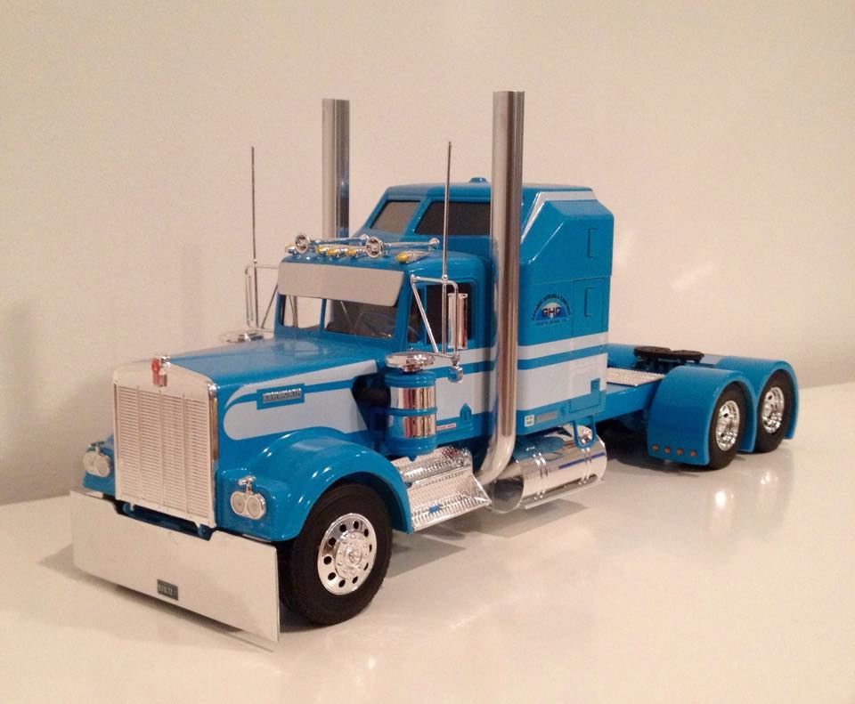 Model Truck Builder .com