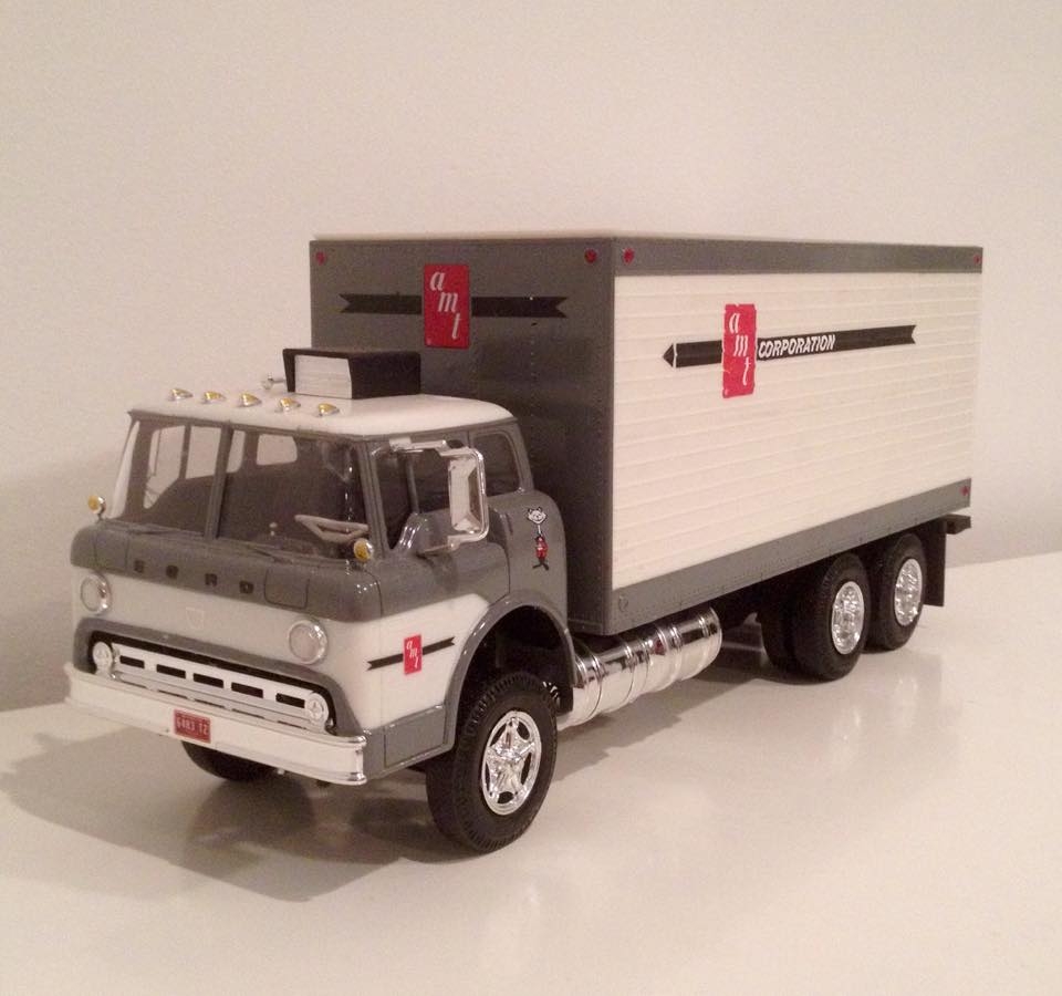 Model Truck Builder .com