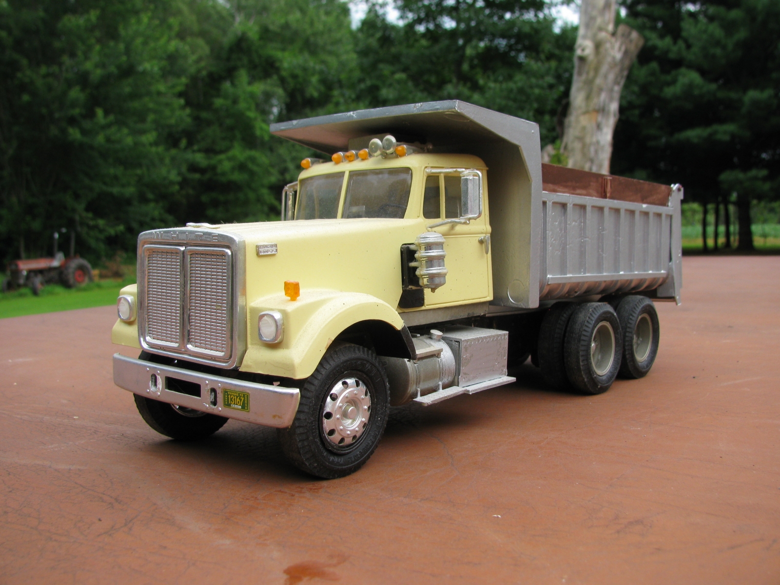 Model Truck Builder .com