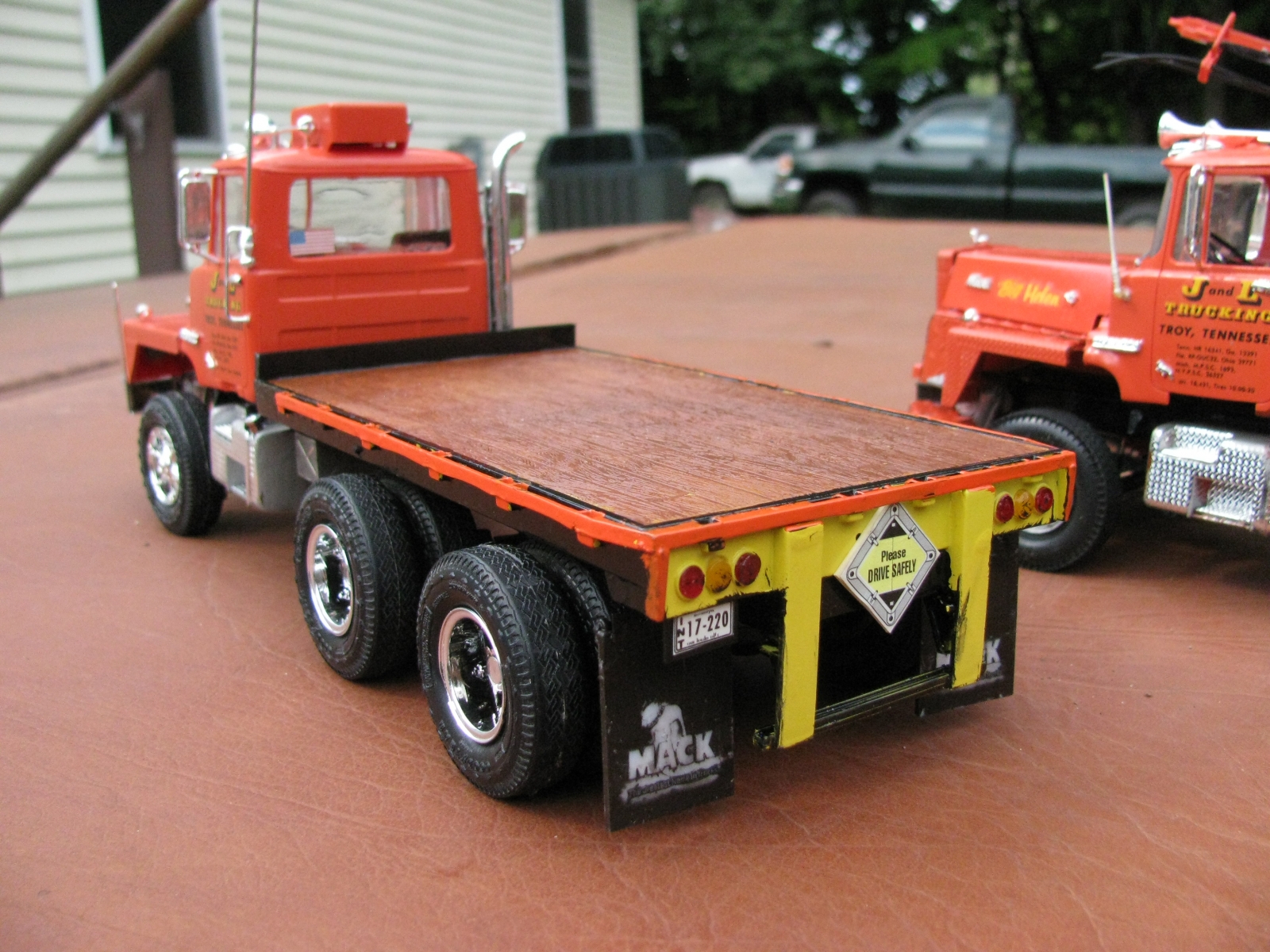 Model Truck Builder .com