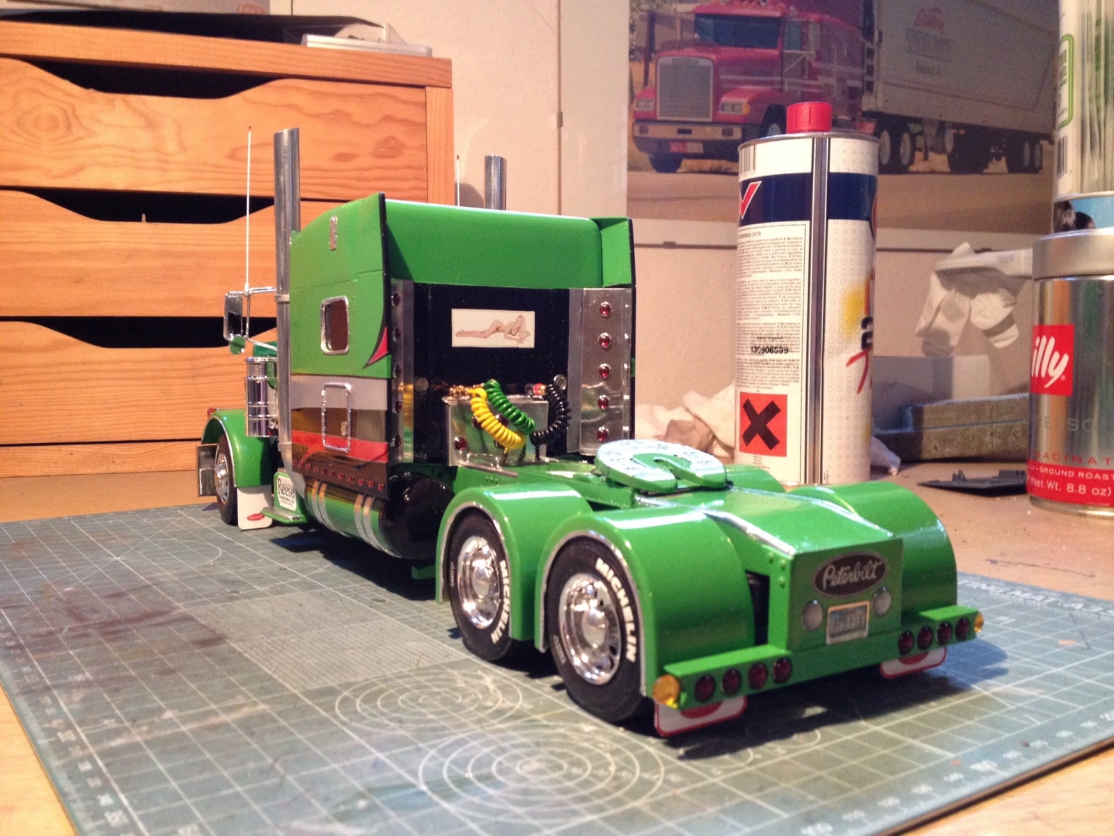 Model Truck Builder .com