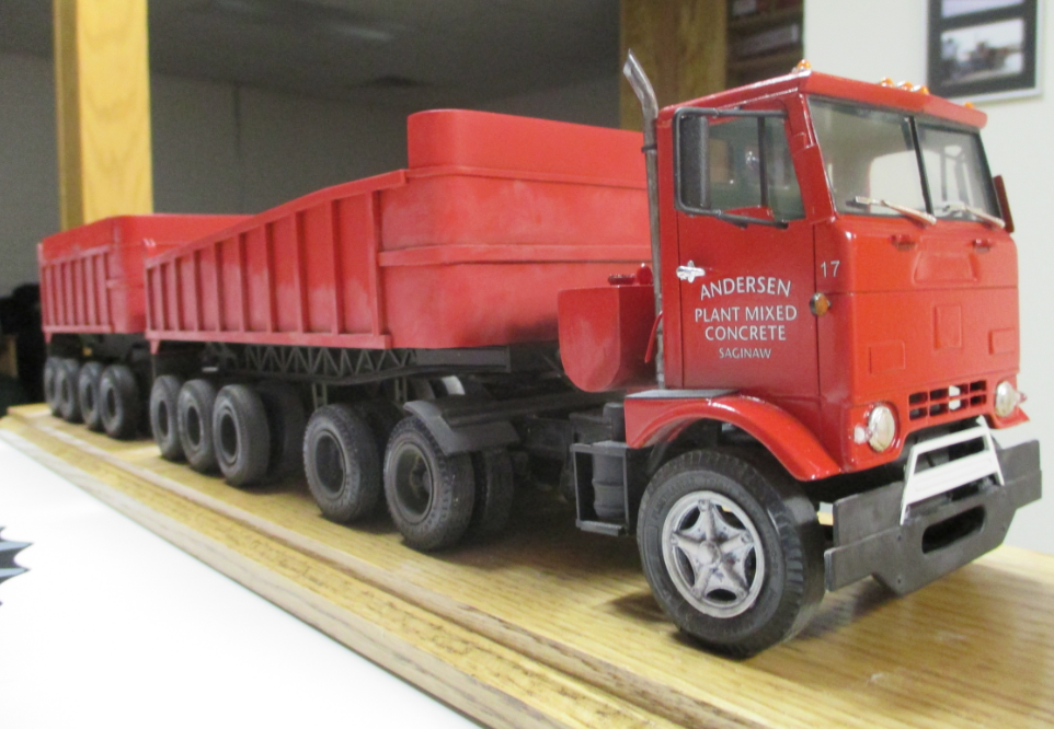 Model Truck Builder .com