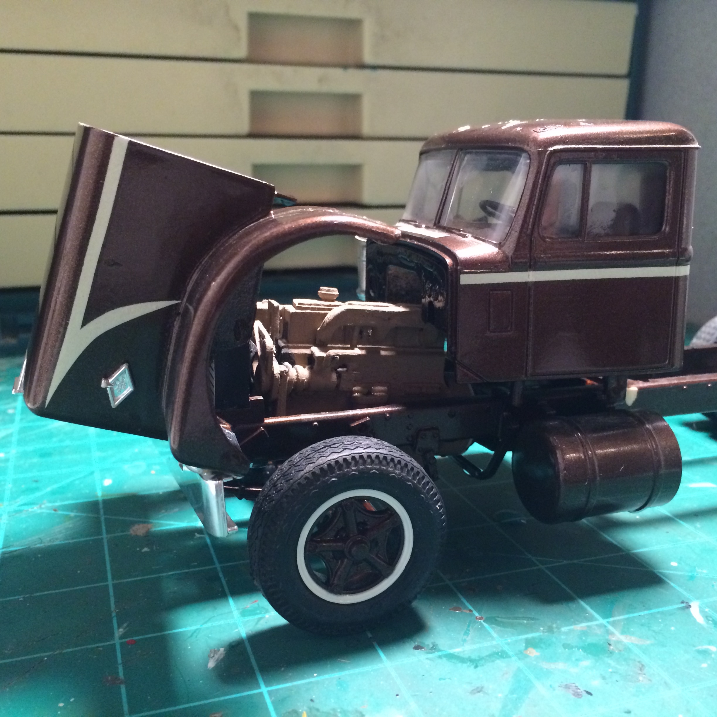 Model Truck Builder .com