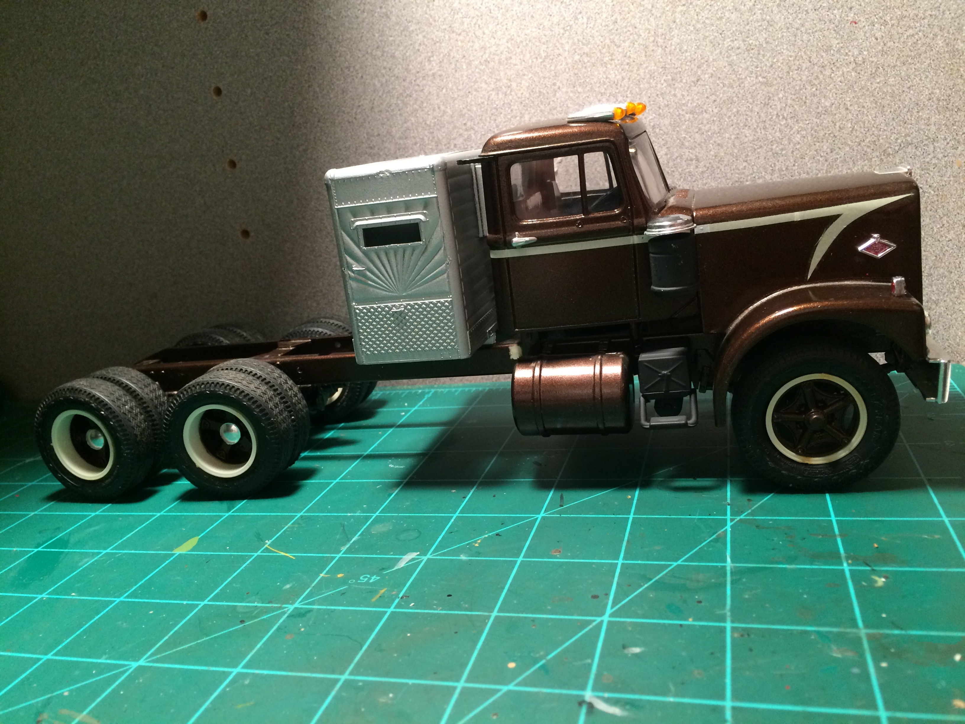 Model Truck Builder .com