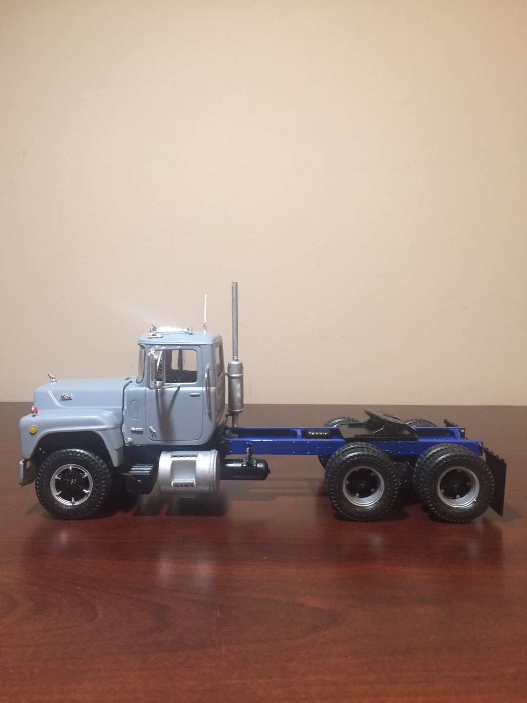 Model Truck Builder .com
