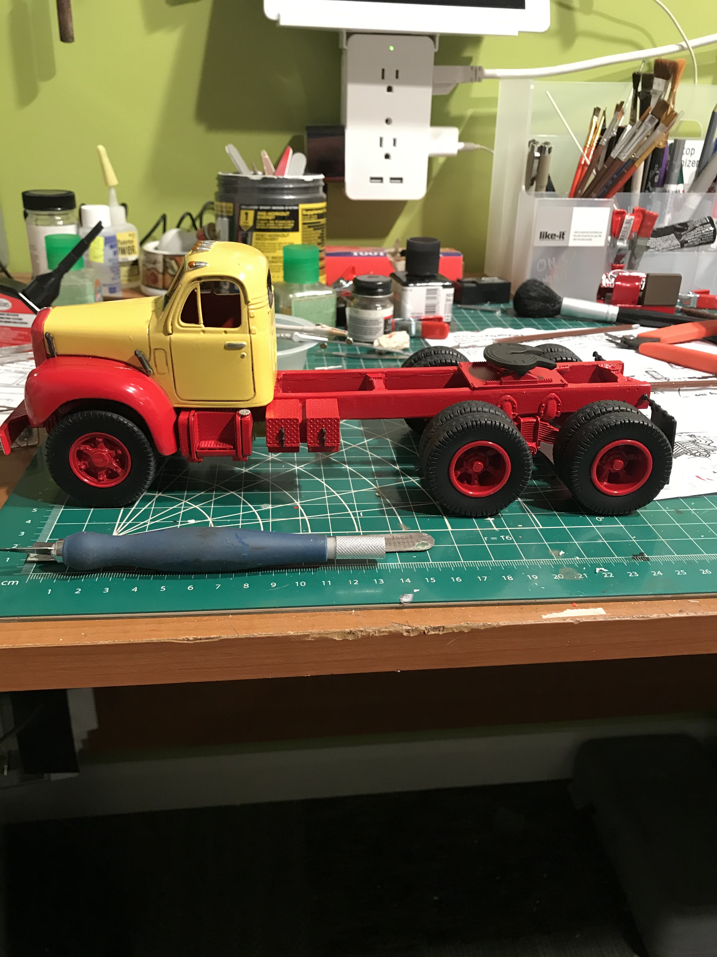 Model Truck Builder .com