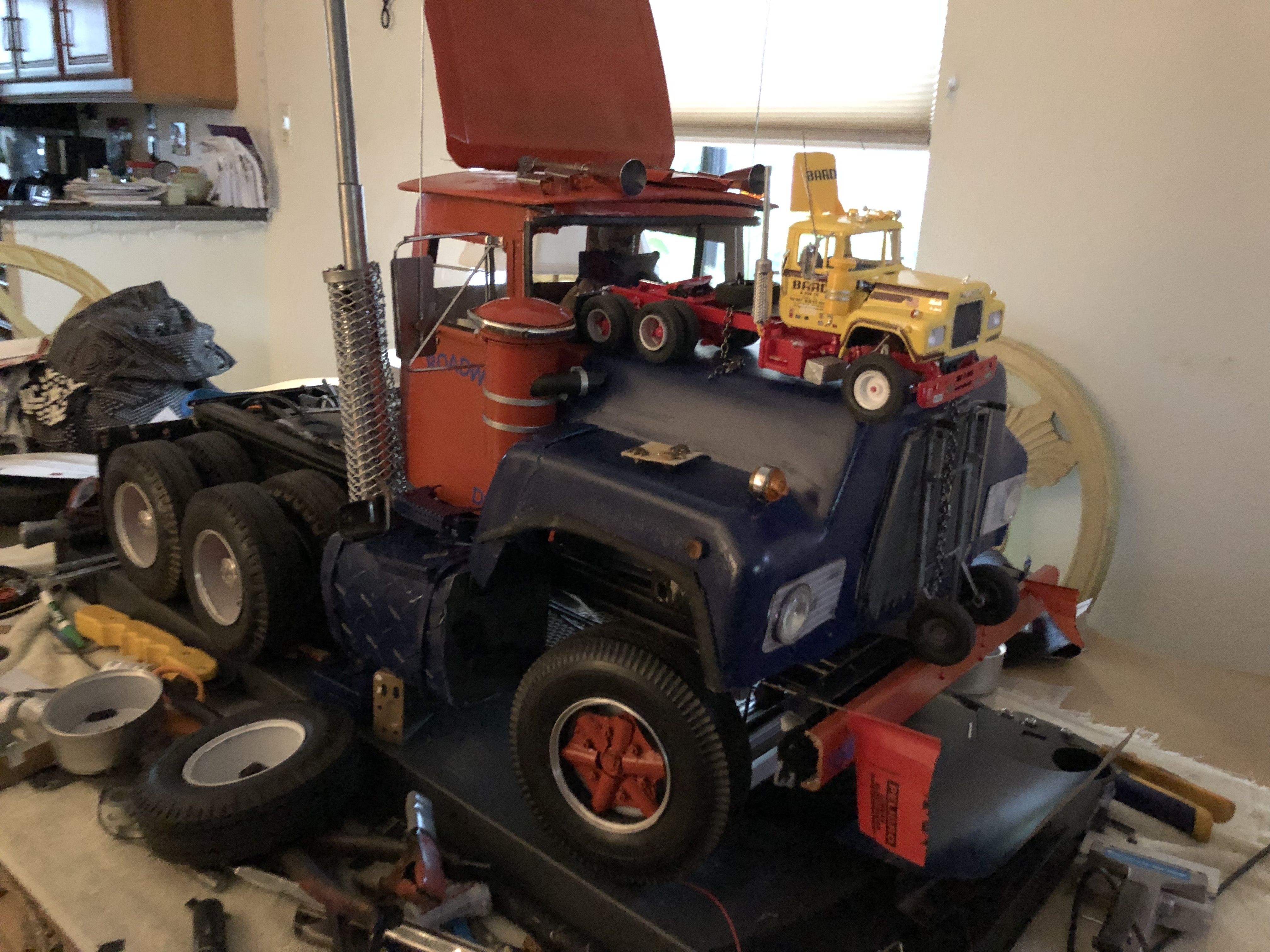 Model Truck Builder .com