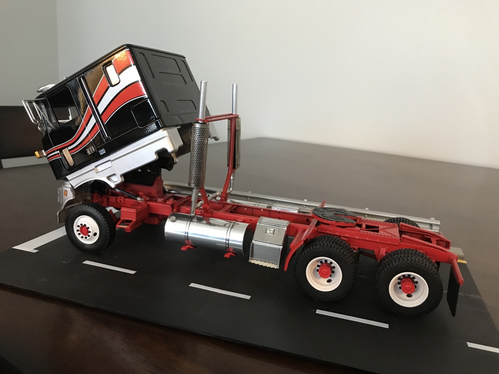 Model Truck Builder .com