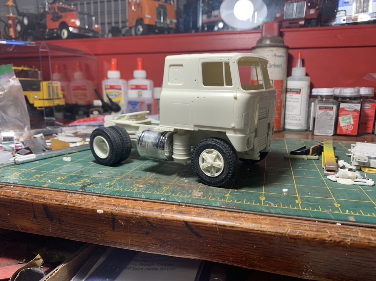 Model Truck Builder .com