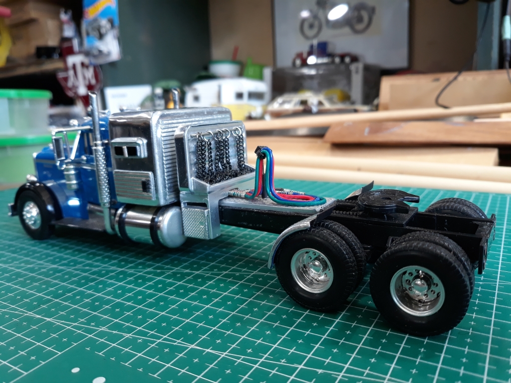 Model Truck Builder .com
