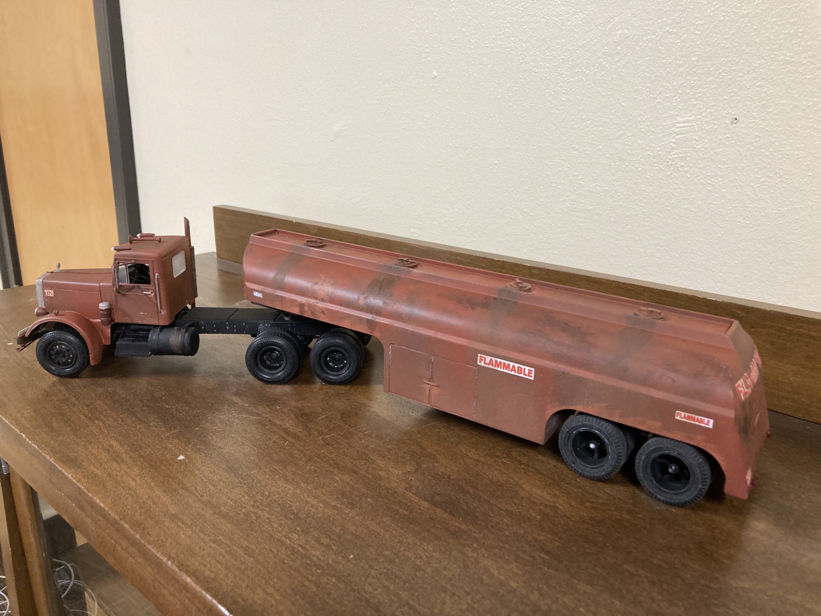 Model Truck Builder .com