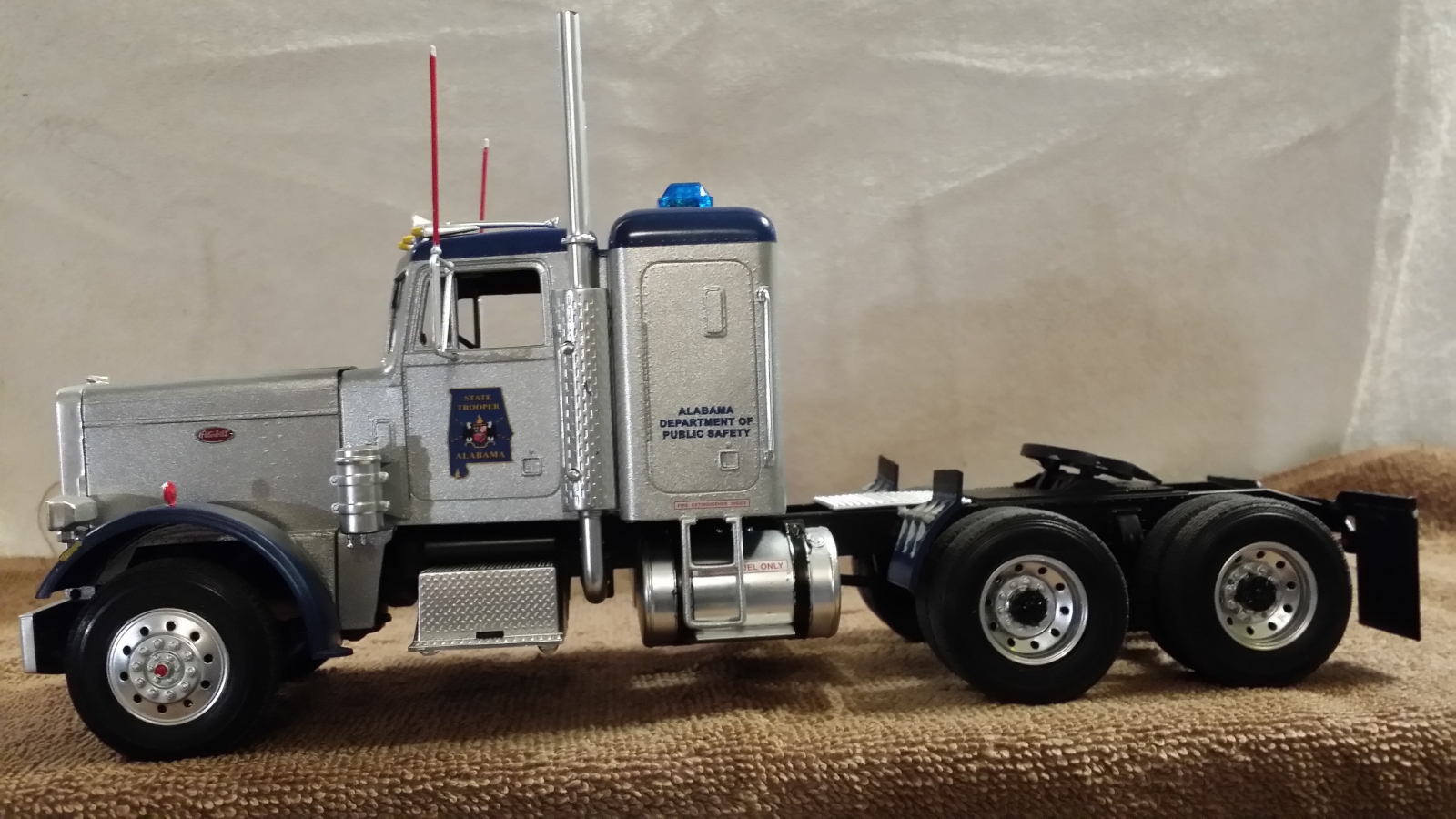 Model Truck Builder .com