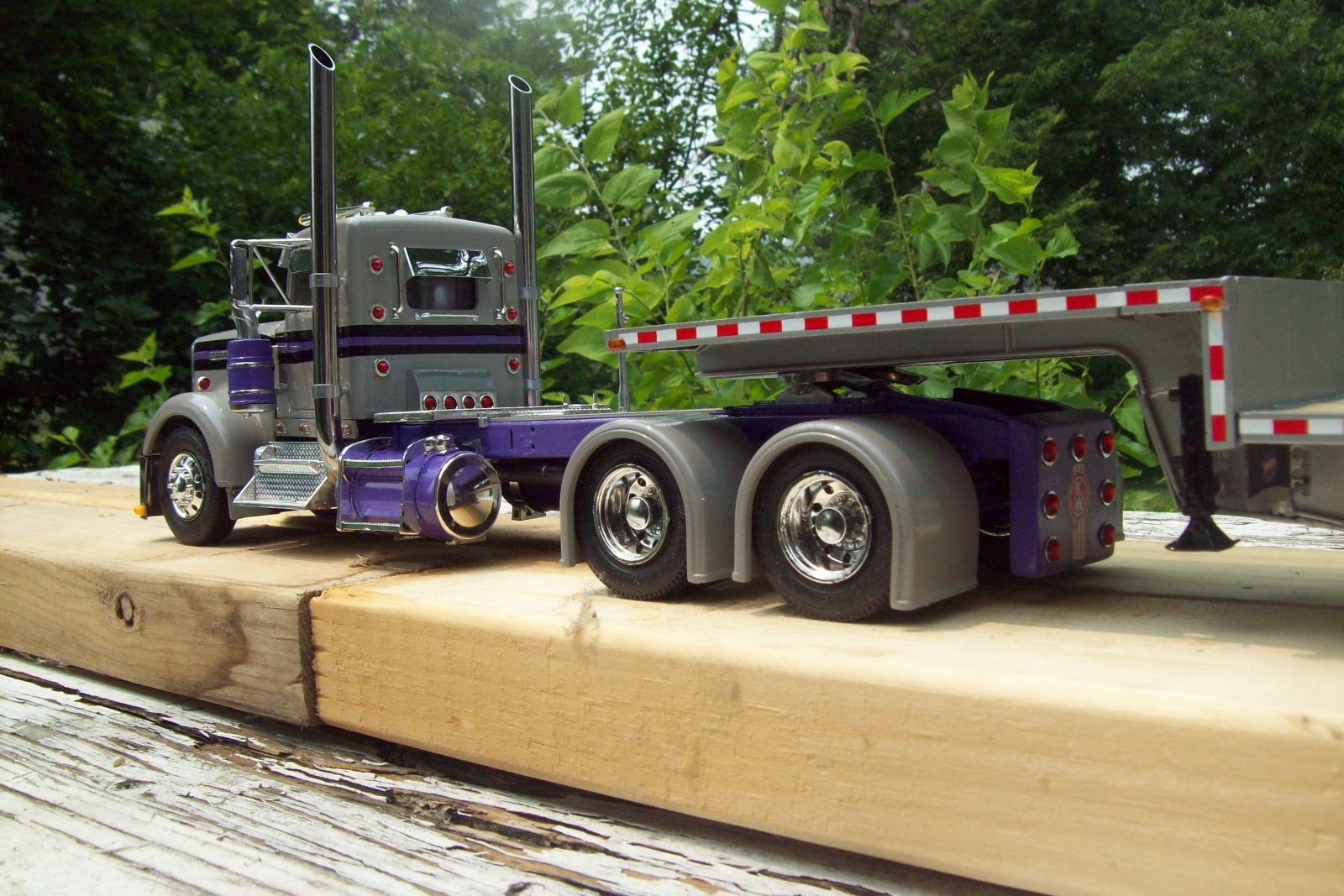 Model Truck Builder .com