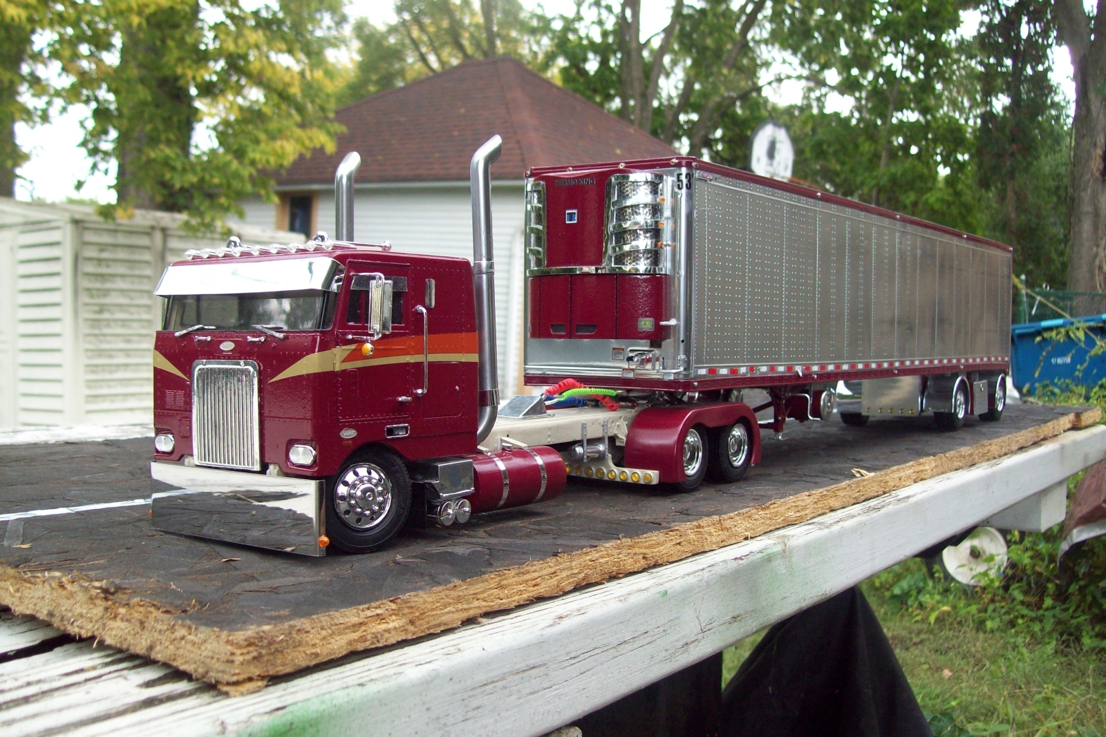 Model Truck Builder .com