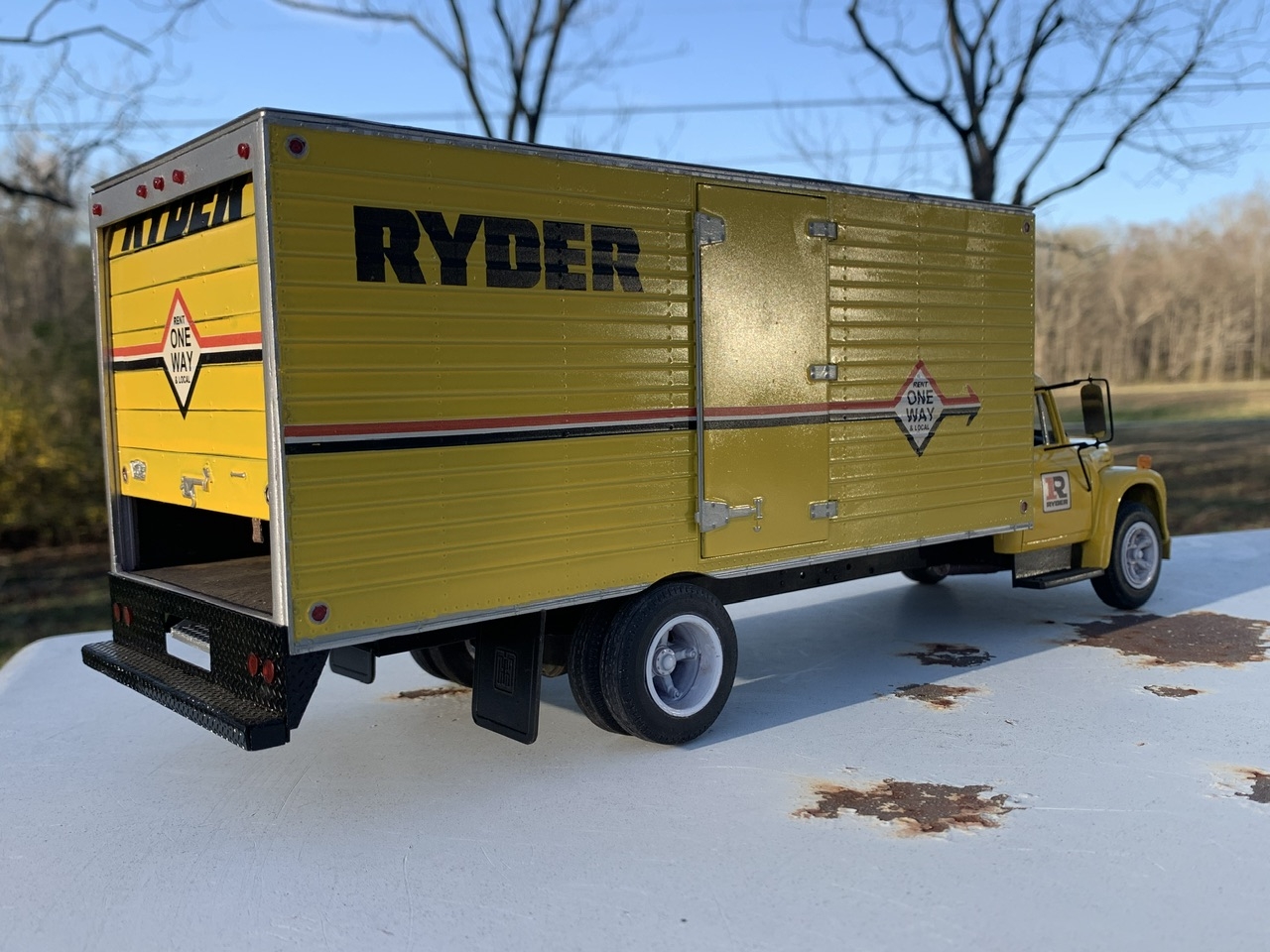 Model Truck Builder .com